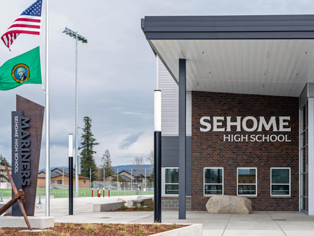 Everyone safe, lockdown lifted after threat reported at Sehome High ...