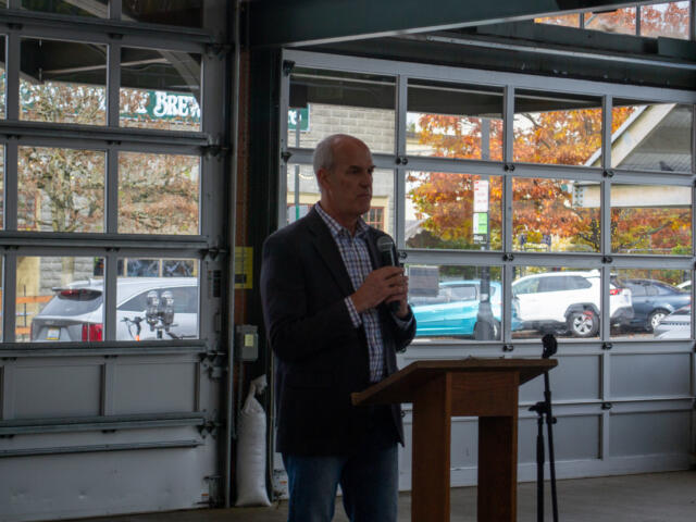 Family of five to remain in ICE custody in Ferndale, Rep. Rick Larsen ...