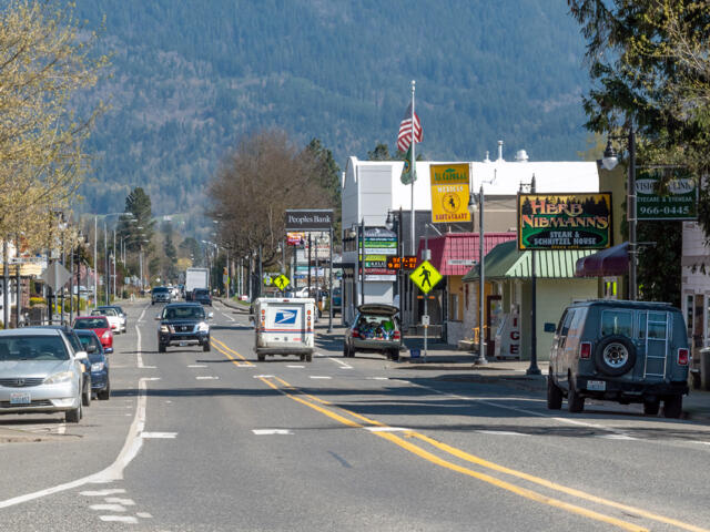 Local groups seek student volunteers for flood recovery efforts in ...