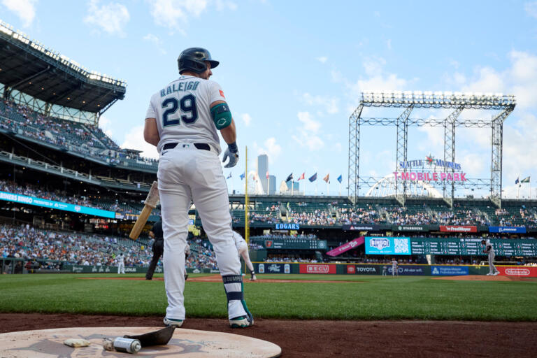 Northwest Sports Update: Cal fuels win in return to M’s, Bells dominate ...